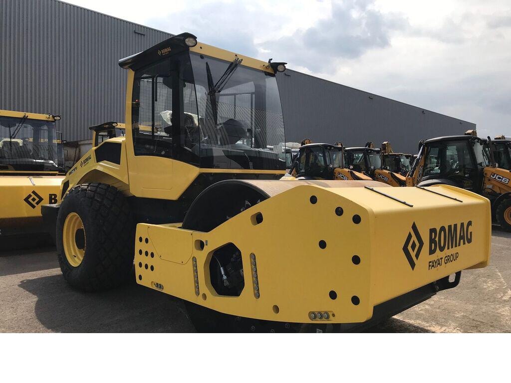 Cilindru Compactor Terasier BOMAG BW216D-5 Vibratory Roller de vanzare ...